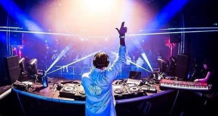 12 Tips for Becoming a Successful DJ in 2023 - Starting to DJ